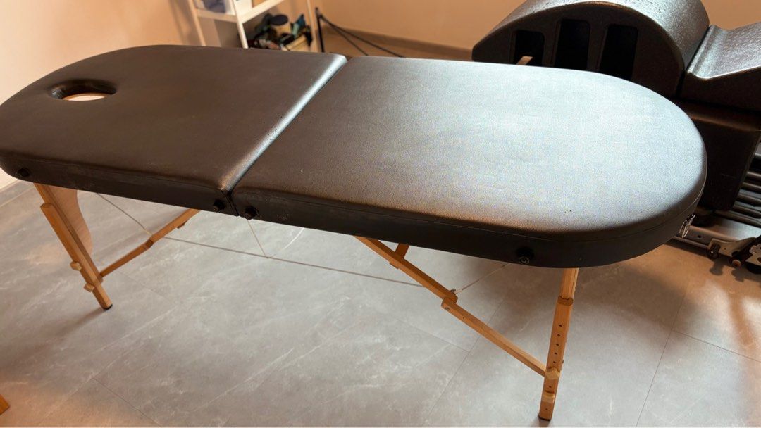 Healer's Choice Portable Massage Table, Health & Nutrition, Massage ...