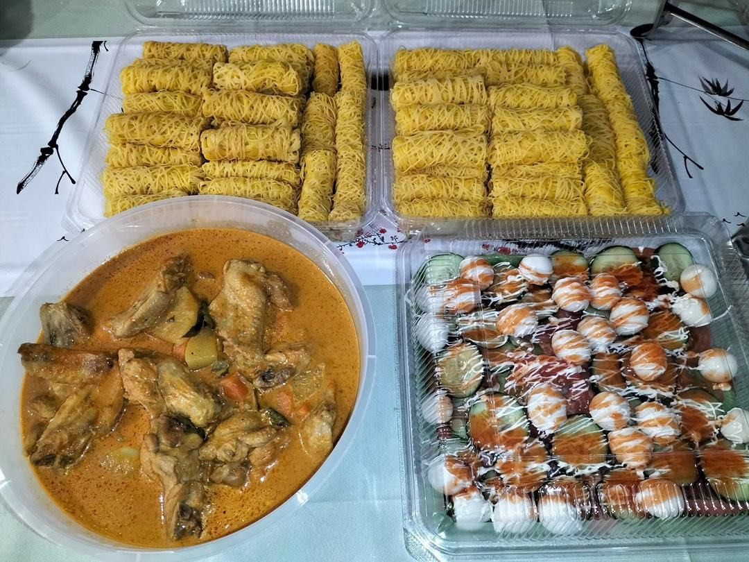 Homemade Roti Jala with Curry, Food & Drinks, Local Eats on Carousell