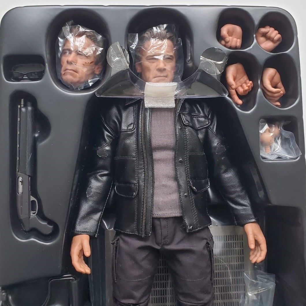 Hot Toys 未來戰士 T-800 1：6 人偶 rteckp Hot Toys Terminator Genisys T-800 ...