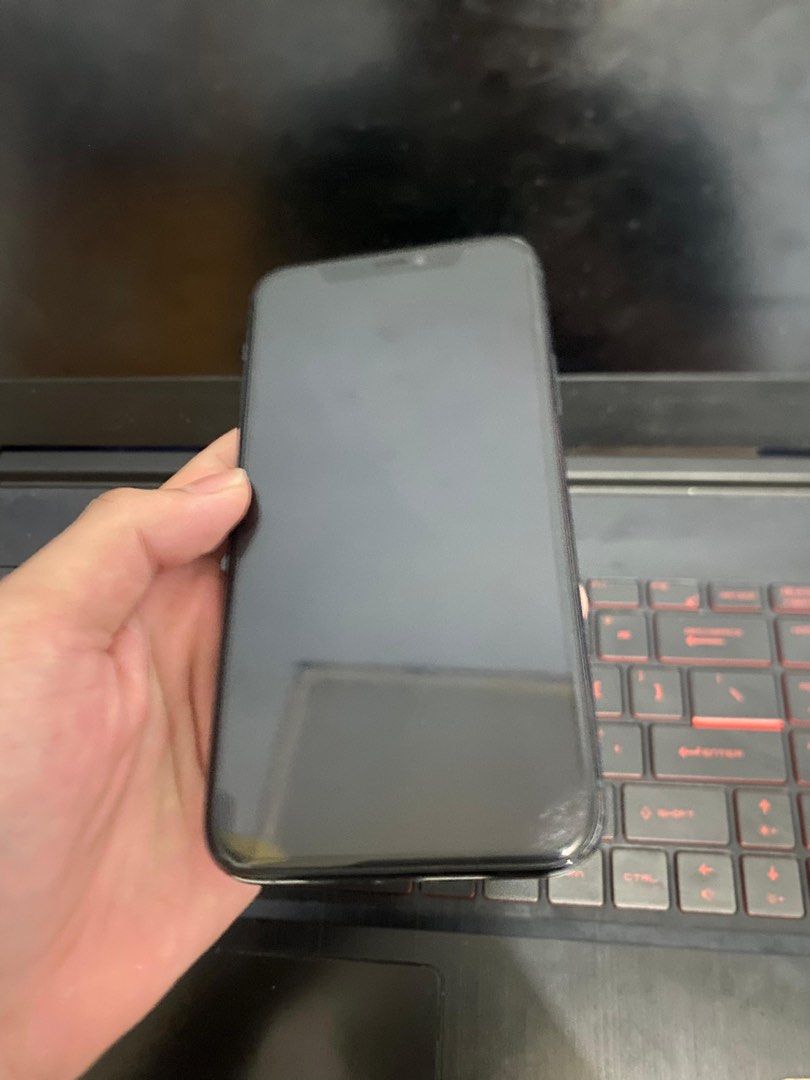 Iphone 11 Pro 64Gb ex Ibox, Telepon Seluler & Tablet, iPhone, iPhone 11 Series di Carousell