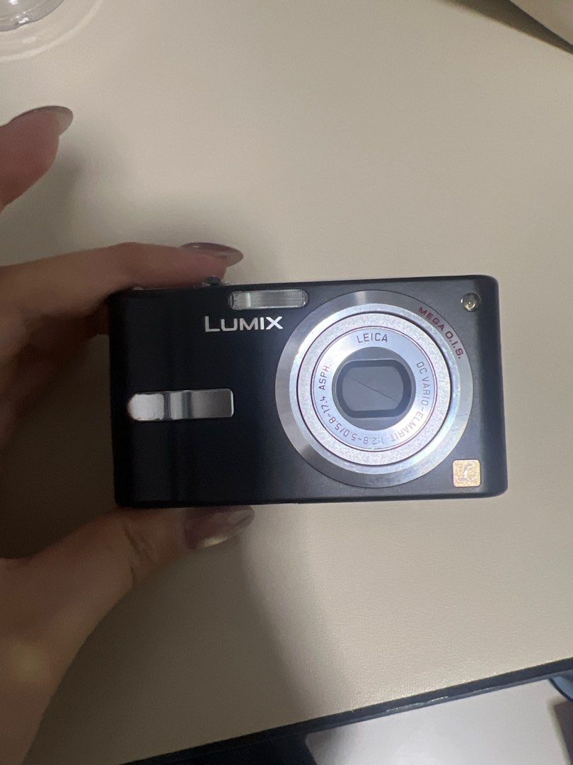 Lumix FX 10 Digicam, Photography, Cameras on Carousell