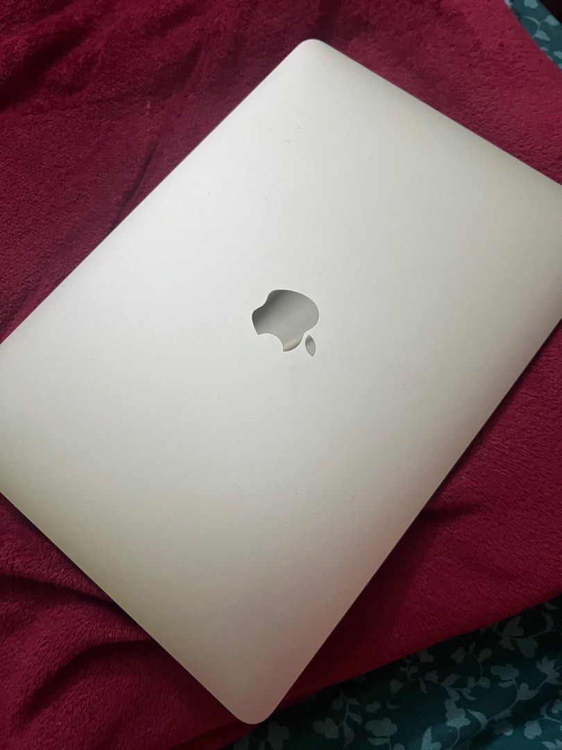 MacBook Air M1 256gb + mouse + VGA, Computers & Tech, Laptops ...