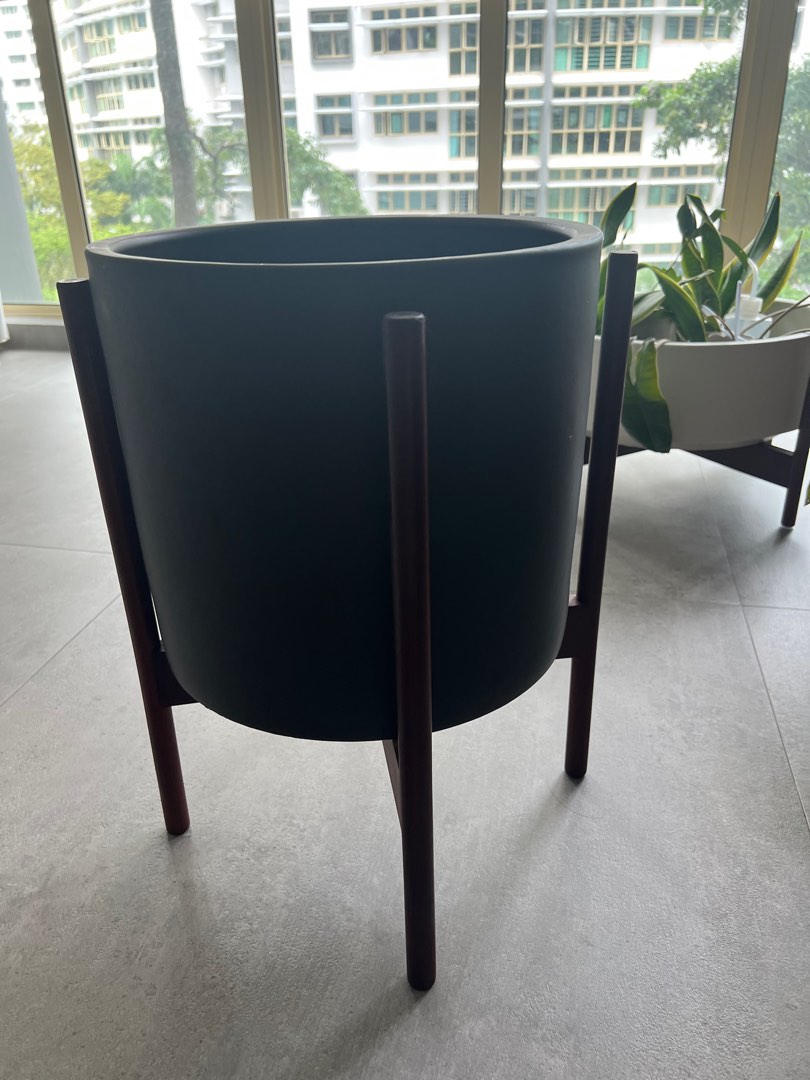 Modernica Pot (Case Study), Furniture & Home Living, Furniture, Other ...