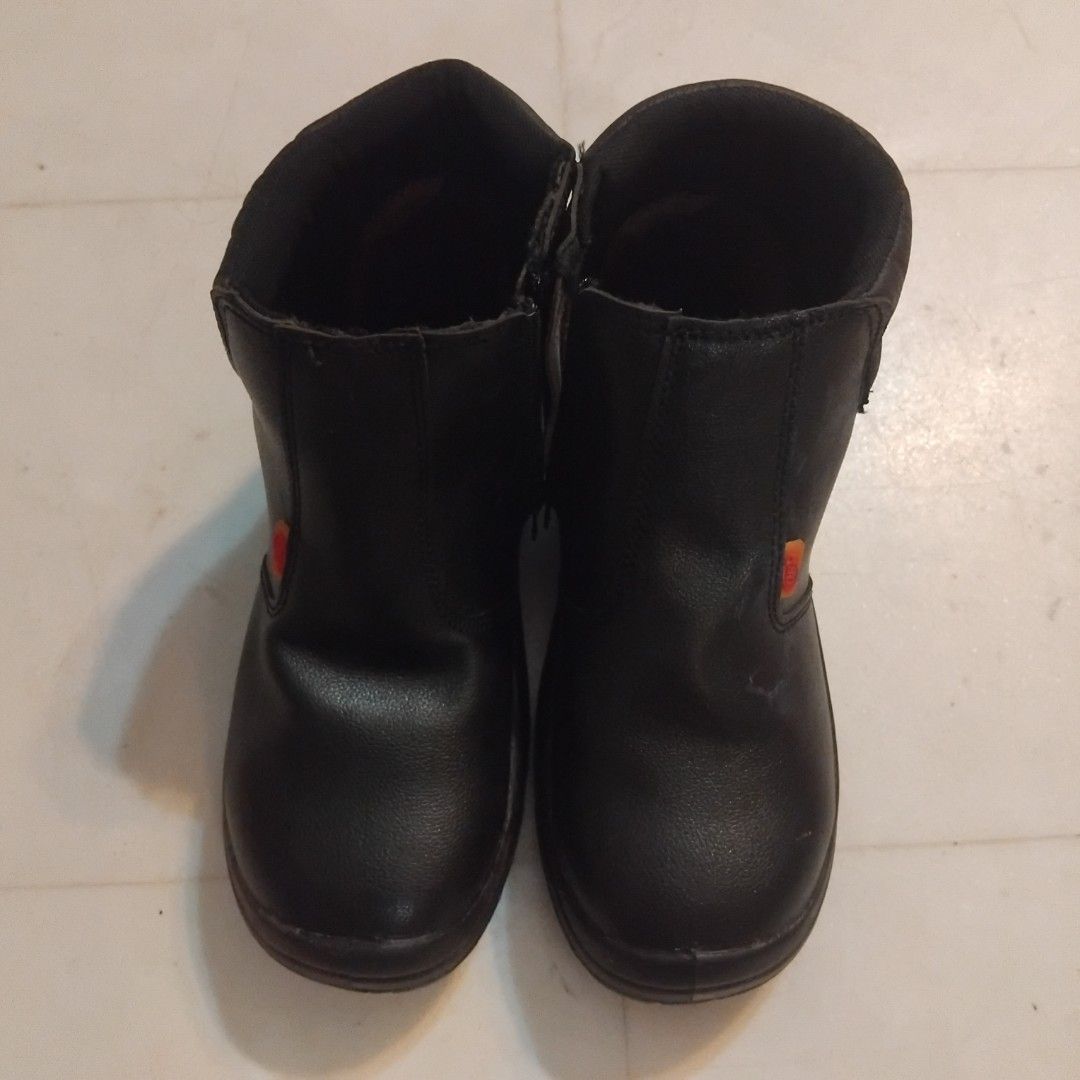 OSP safety shoes boots, Men's Fashion, Footwear, Boots on Carousell