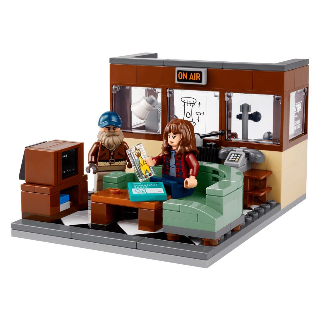 (Ready Stock) LEGO Icons 40891 Stranger Things: WSQK “The Squawk” Radio ...