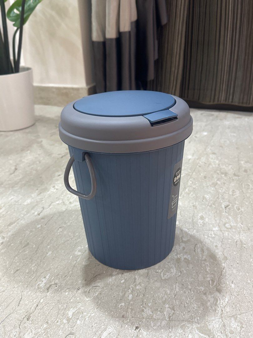 rubbish bin // trash bin, Furniture & Home Living, Cleaning & Homecare ...