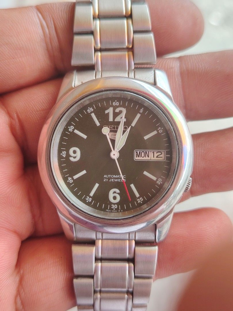 Seiko 5 automatic green dial, Men's Fashion, Watches & Accessories ...
