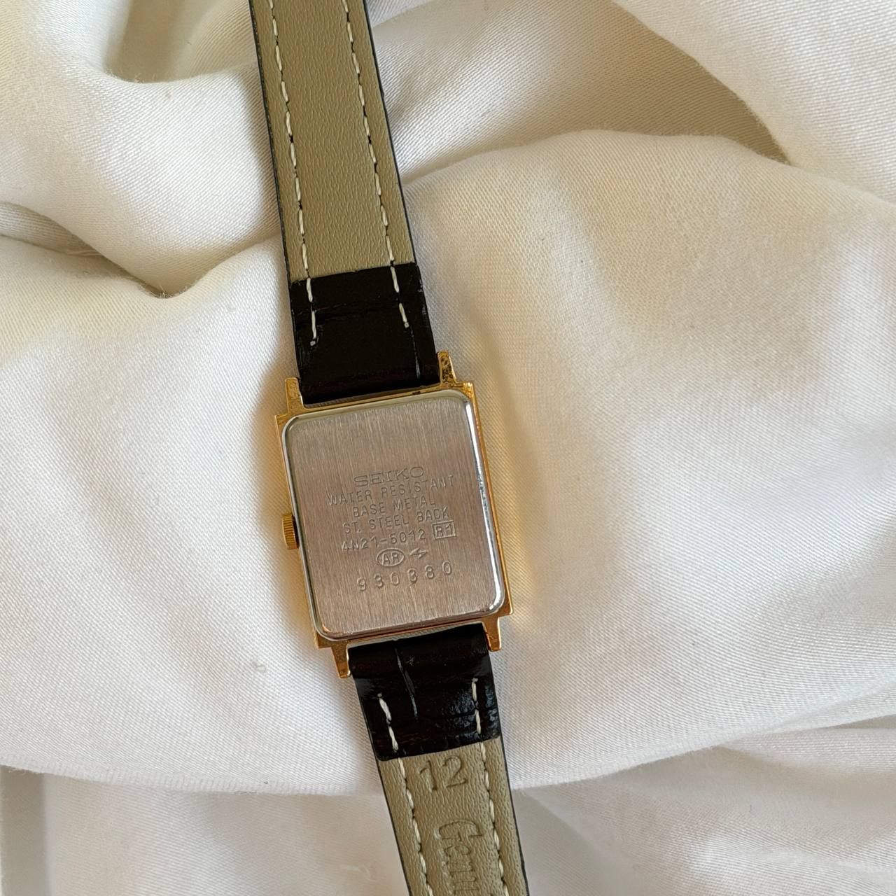 Vintage Watch: Seiko White Face Tank, Women's Fashion, Watches ...