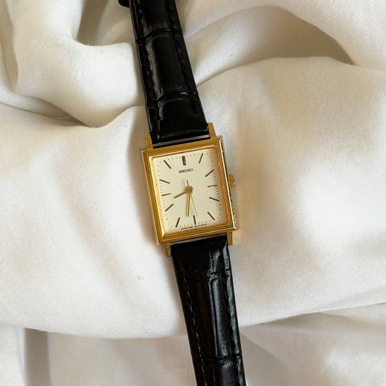 Vintage Watch: Seiko White Face Tank, Women's Fashion, Watches ...