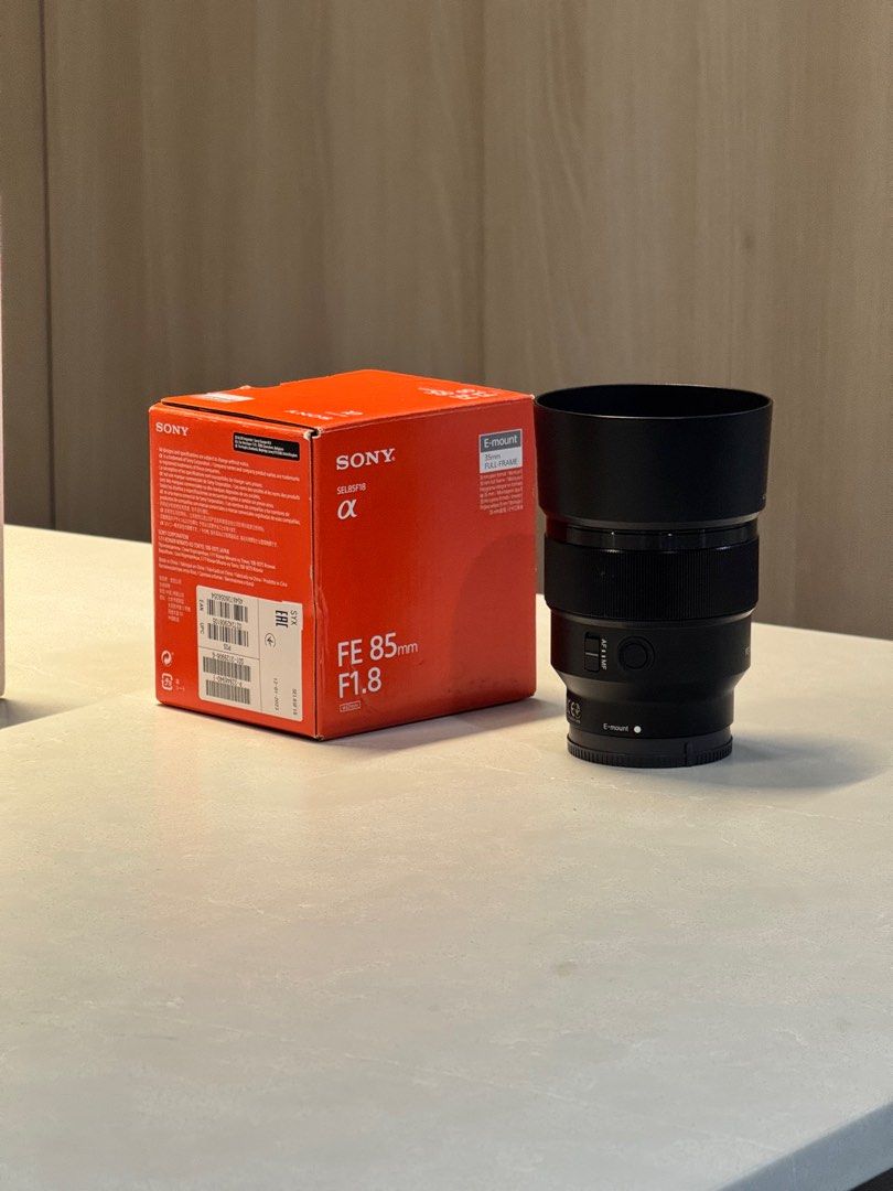 Sony FE 85mm F1.8, Photography, Lens & Kits on Carousell