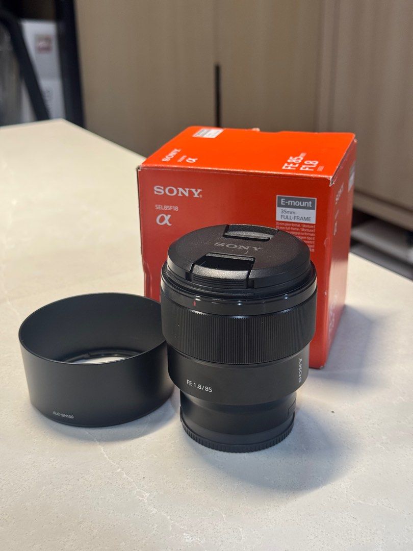 Sony FE 85mm F1.8, Photography, Lens & Kits on Carousell