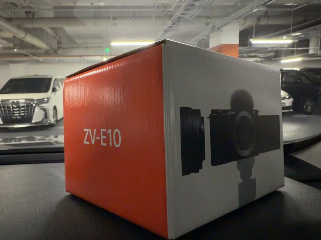 Sony ZV-E10L Kit, Photography, Cameras on Carousell