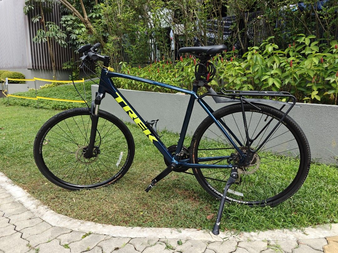 Trek Dual Sport 2 Hybrid Bike, Sports Equipment, Bicycles & Parts, Bicycles on Carousell