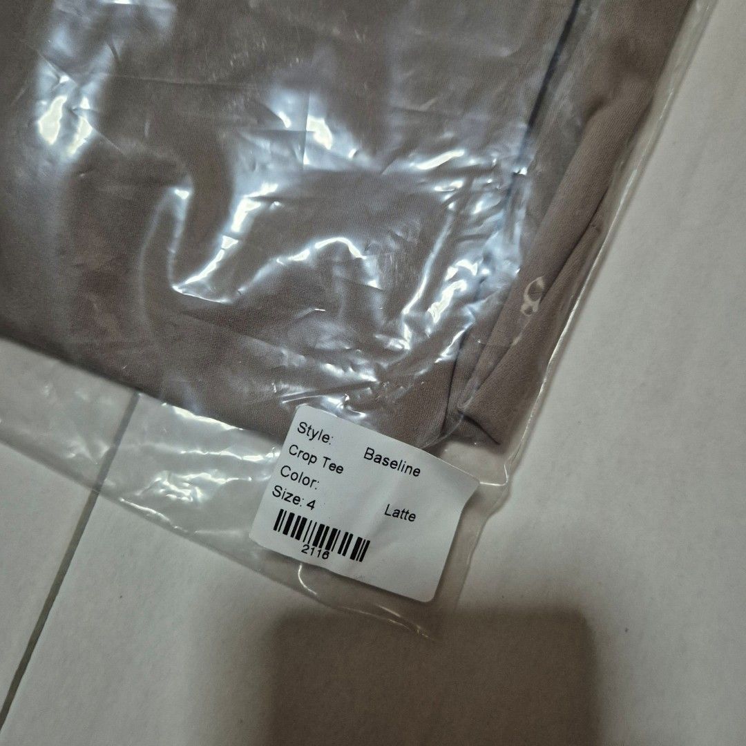 VivreActive Latte Baseline Crop Top - 4, Women's Fashion, Activewear on ...