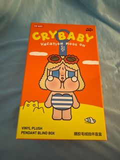 POP MART Crybaby Vacation Mode On - Sunbathing, Hobbies & Toys, Toys ...