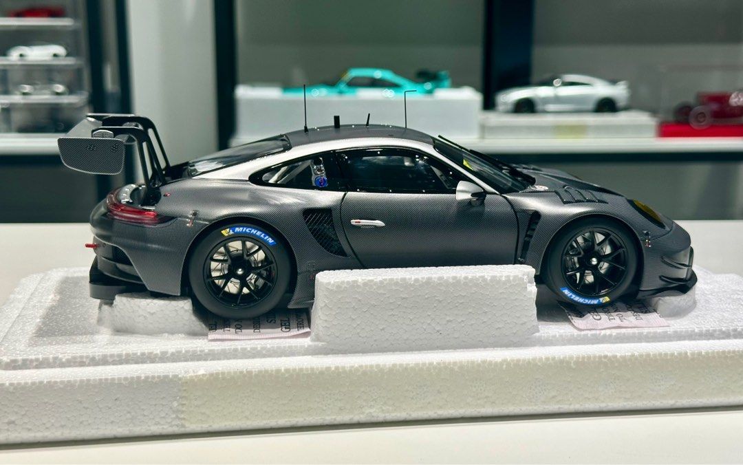 1/18 Minichamps Porsche 911 (992) GT3 R 2023 Full Carbon Body, Hobbies ...