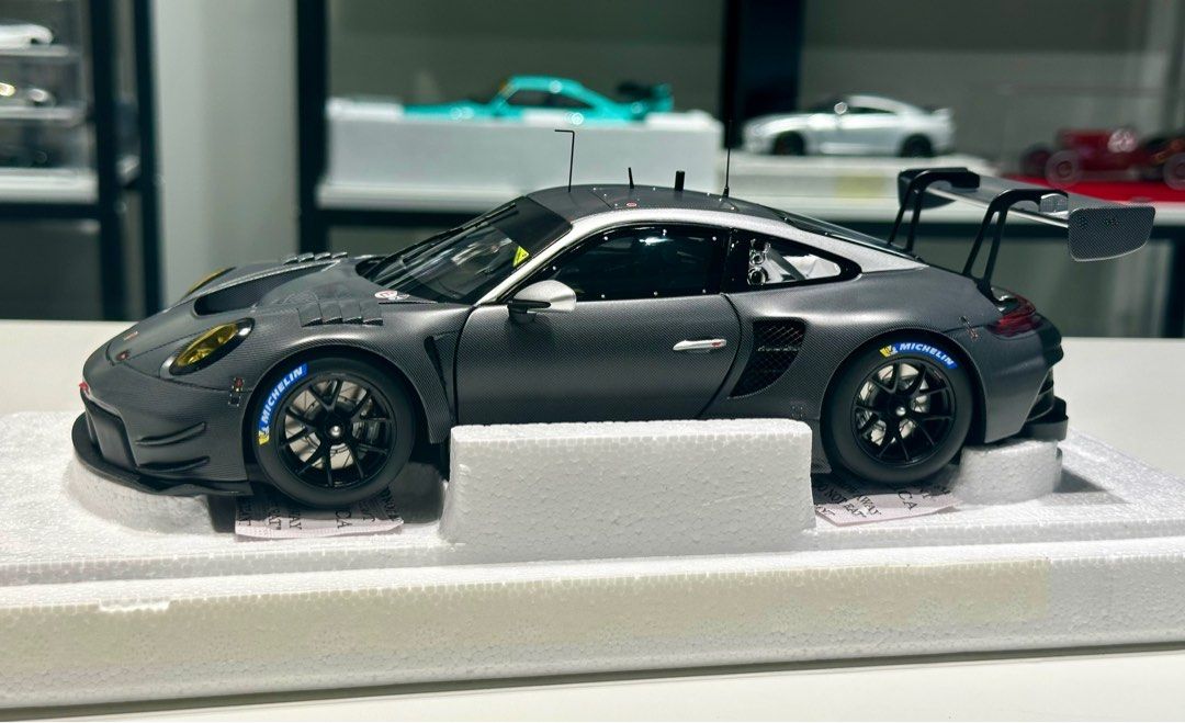 1/18 Minichamps Porsche 911 (992) GT3 R 2023 Full Carbon Body, Hobbies ...