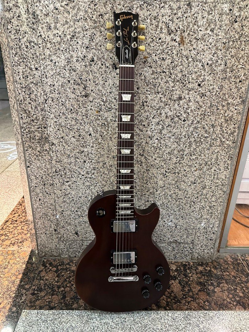 2008 Gibson Les Paul Studio Guitar, Hobbies & Toys, Musical Instruments ...