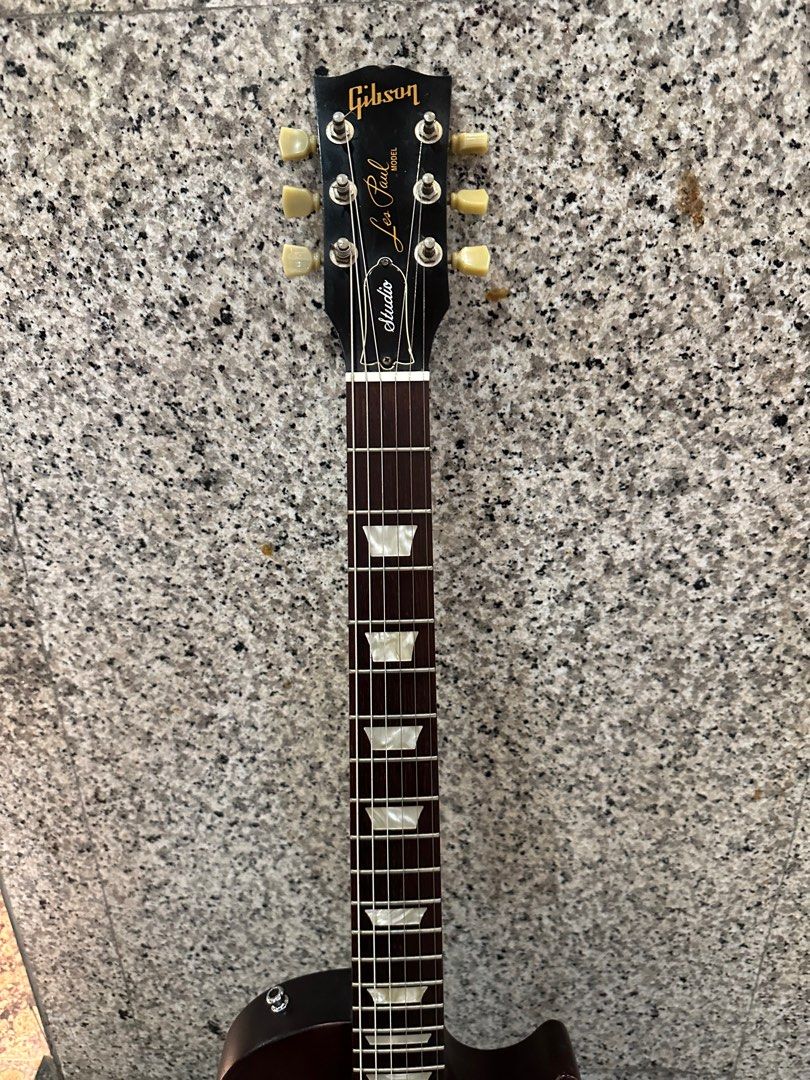 2008 Gibson Les Paul Studio Guitar, Hobbies & Toys, Musical Instruments ...
