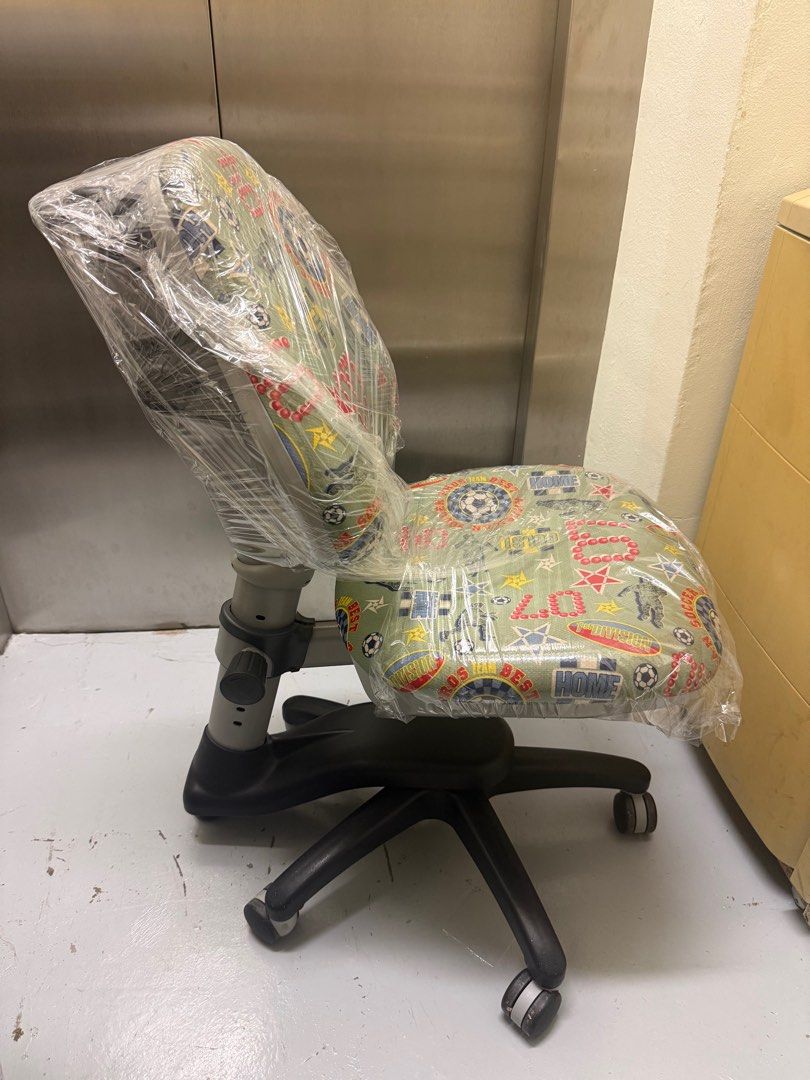 Adjustable Kids Ergonomic Chair, Furniture & Home Living, Furniture ...