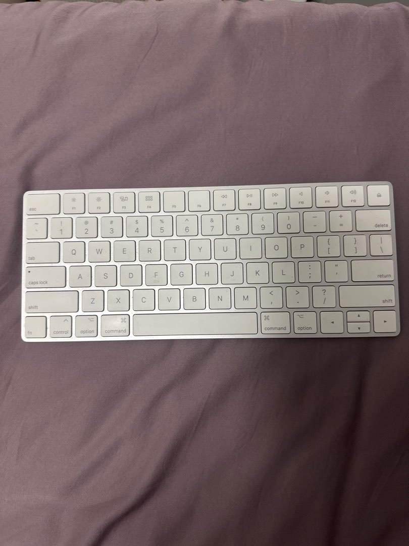Apple Magic Keyboard - White, Computers & Tech, Parts & Accessories ...