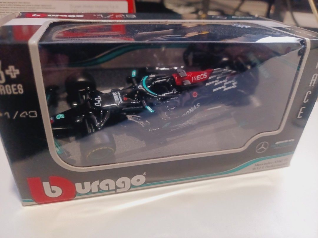Bburago Mercedes-AMG Petronas F1 W12 E Performance 1:43, Hobbies & Toys ...