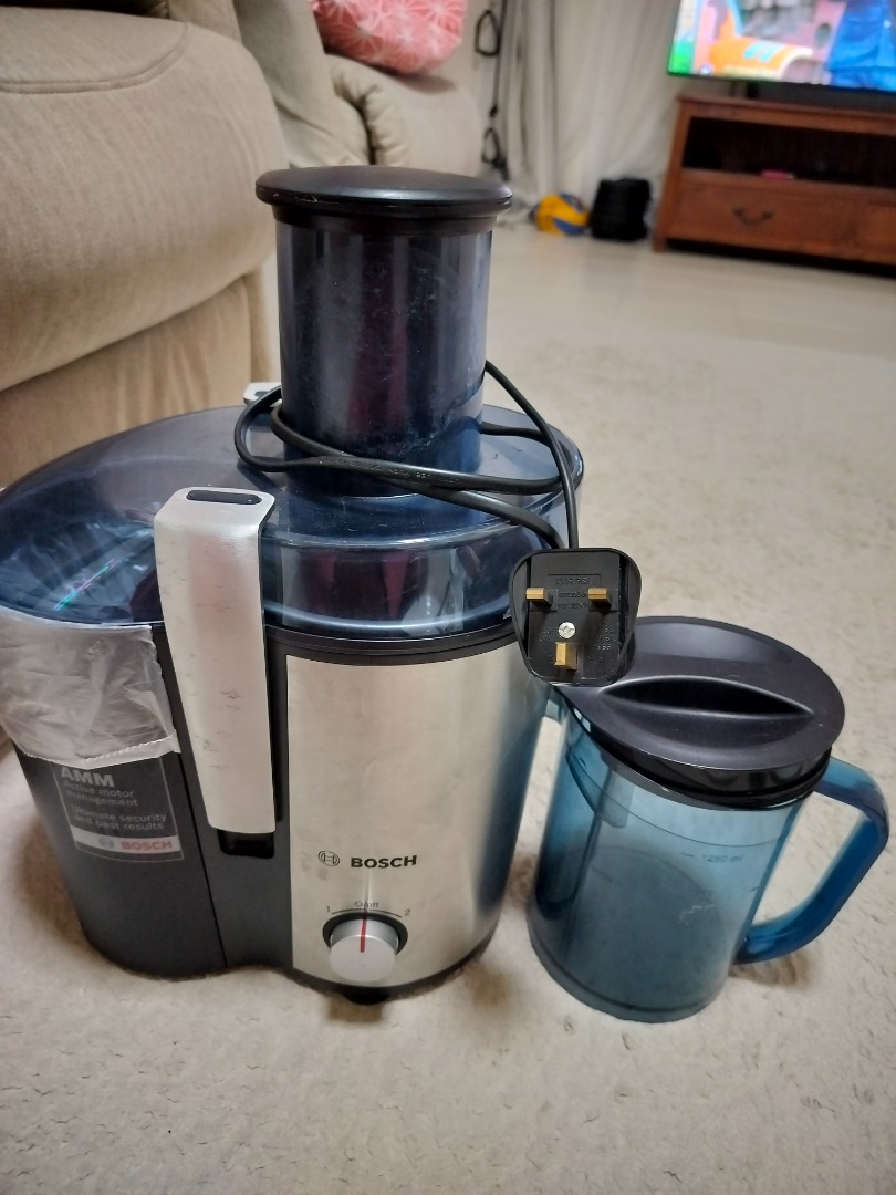 Bosch Juicer ( Negotiable), TV & Home Appliances, Kitchen Appliances ...