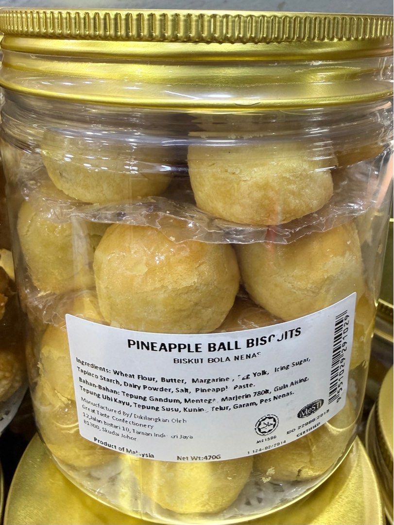 CNY goodies Pineapple tarts, flavoured love letters, fish skin ,crab ...