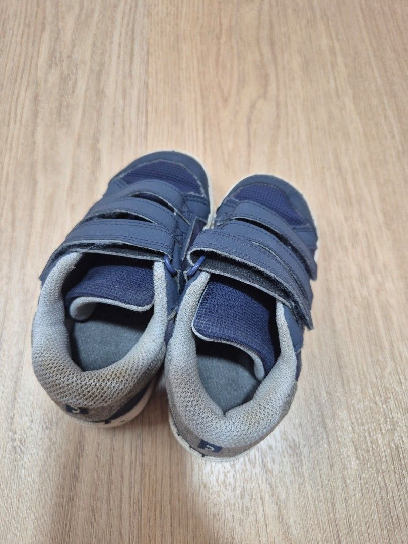 Decathlon Kids Navy Velcro Shoes - EU 27, Babies & Kids, Babies & Kids ...