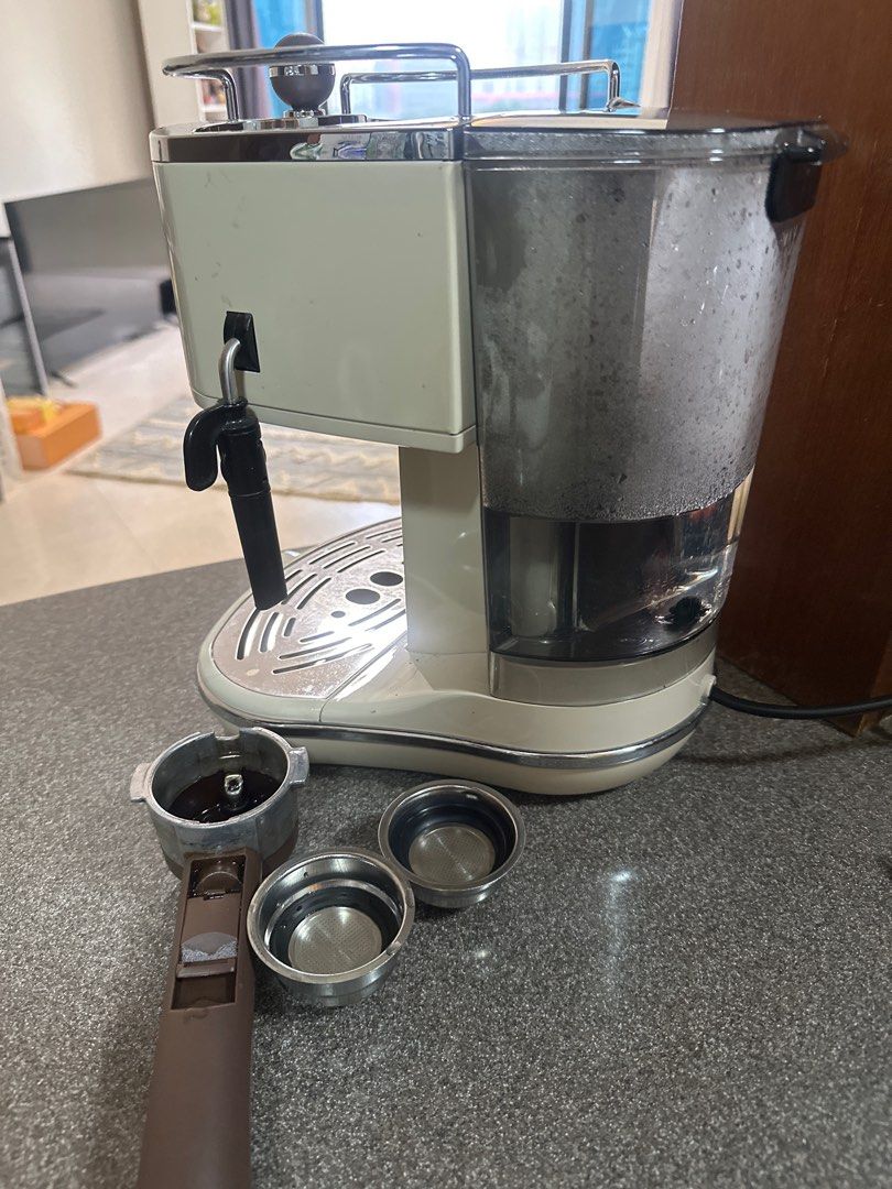 DeLonghi Espresso coffee Machine + coffee grinder set, TV & Home ...