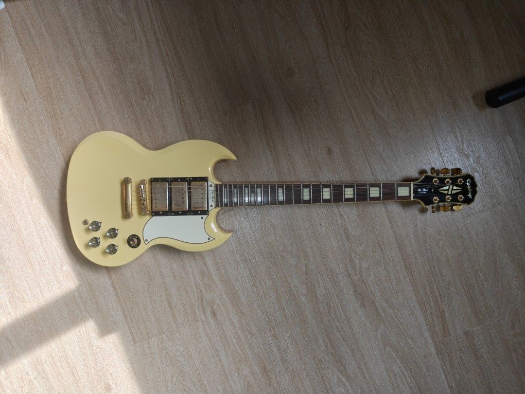 Epiphone SG Custom Electric Guitar, Hobbies & Toys, Musical Instruments ...