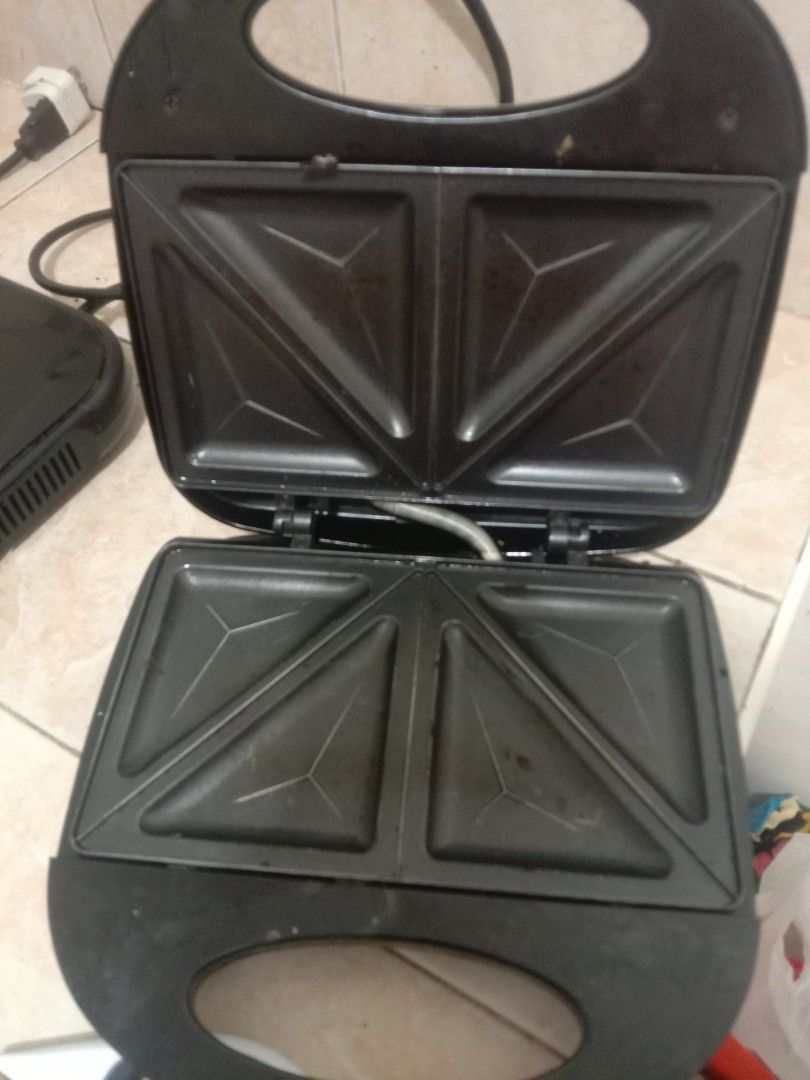 Induction cooker and Eureka Rice Cooker plus hot sandwich maker, TV ...