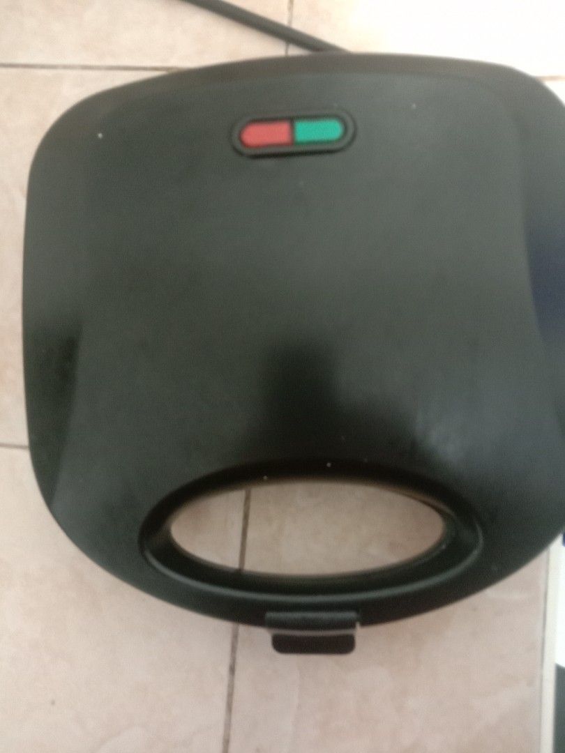 Induction cooker and Eureka Rice Cooker plus hot sandwich maker, TV ...