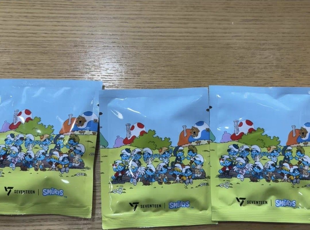 HTB Seventeen x Smurfs Keychain, Hobbies & Toys, Memorabilia ...
