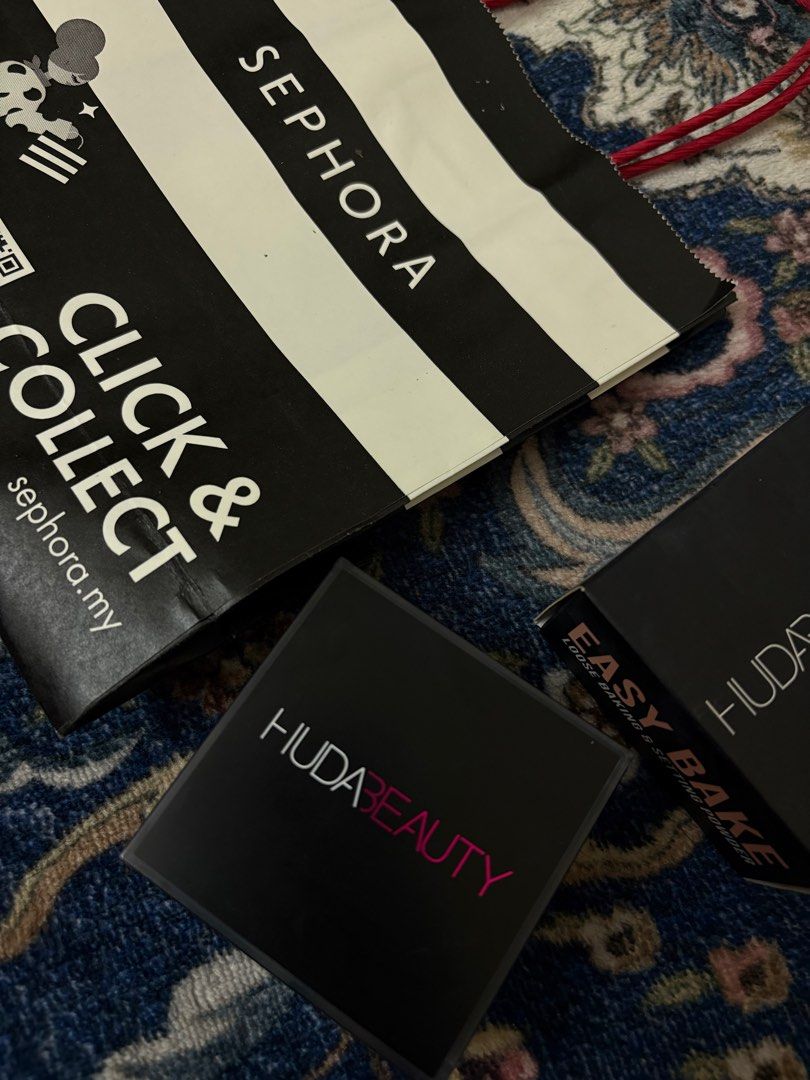 Huda Beauty Easy Bake Loose Baking & Setting Powder, Beauty & Personal ...