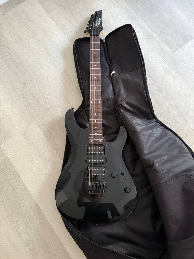 Ibanez Electric Guitar with Roland Cube Amplifier, Hobbies & Toys ...