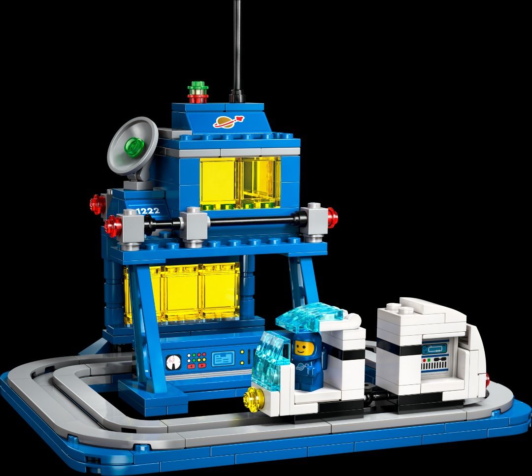 LEGO Micro Command Center (LEGO 40786), Hobbies & Toys, Toys & Games on ...
