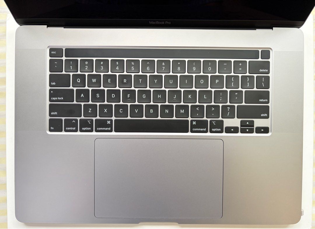 MacBook Pro 16" 2019 Intel i7 9th gen, Radeon Pro 5300M, 16GB DDR4, 512GB SSD. (supports egpu ...
