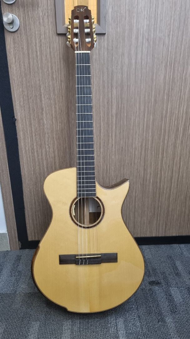 Maestro Guitars Crossover Series Vera Nylon Guitar, Hobbies & Toys ...