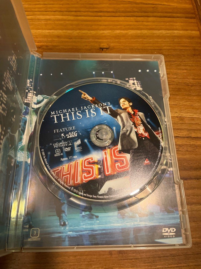 Michael Jackson This Is It DVD, Hobbies & Toys, Music & Media, CDs ...