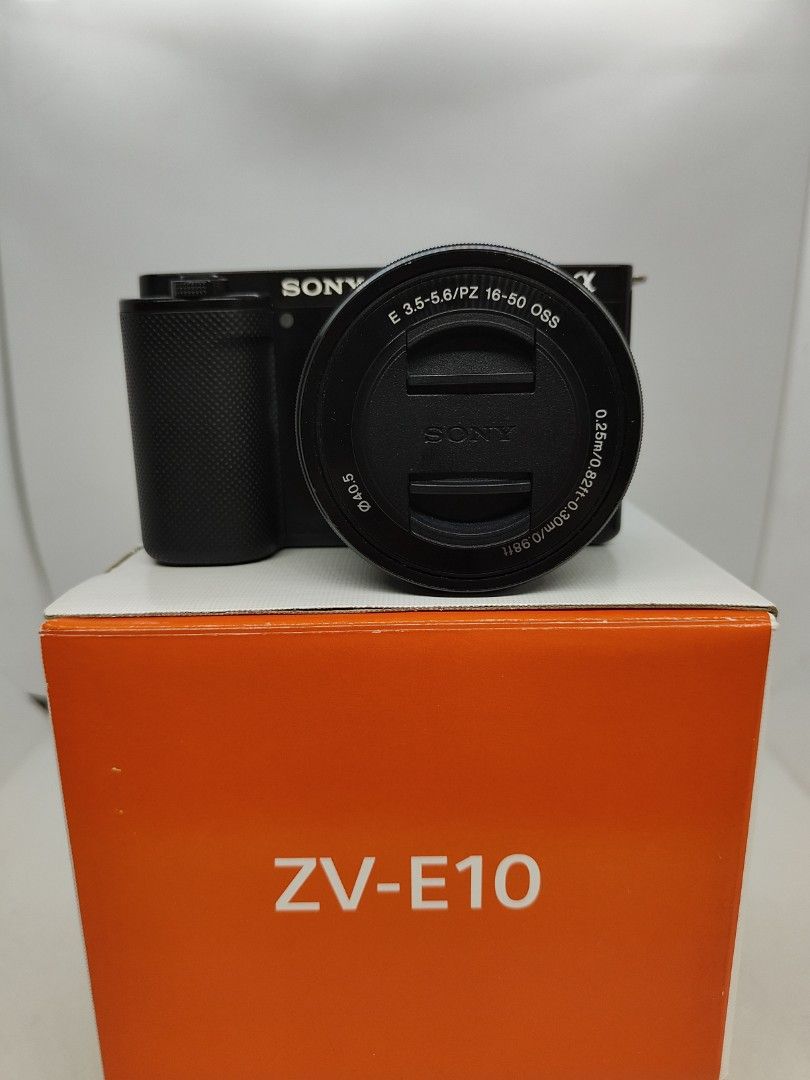 Mint! Sony ZV-E10 with 16-50mm OSS lens, Photography, Lens & Kits on ...