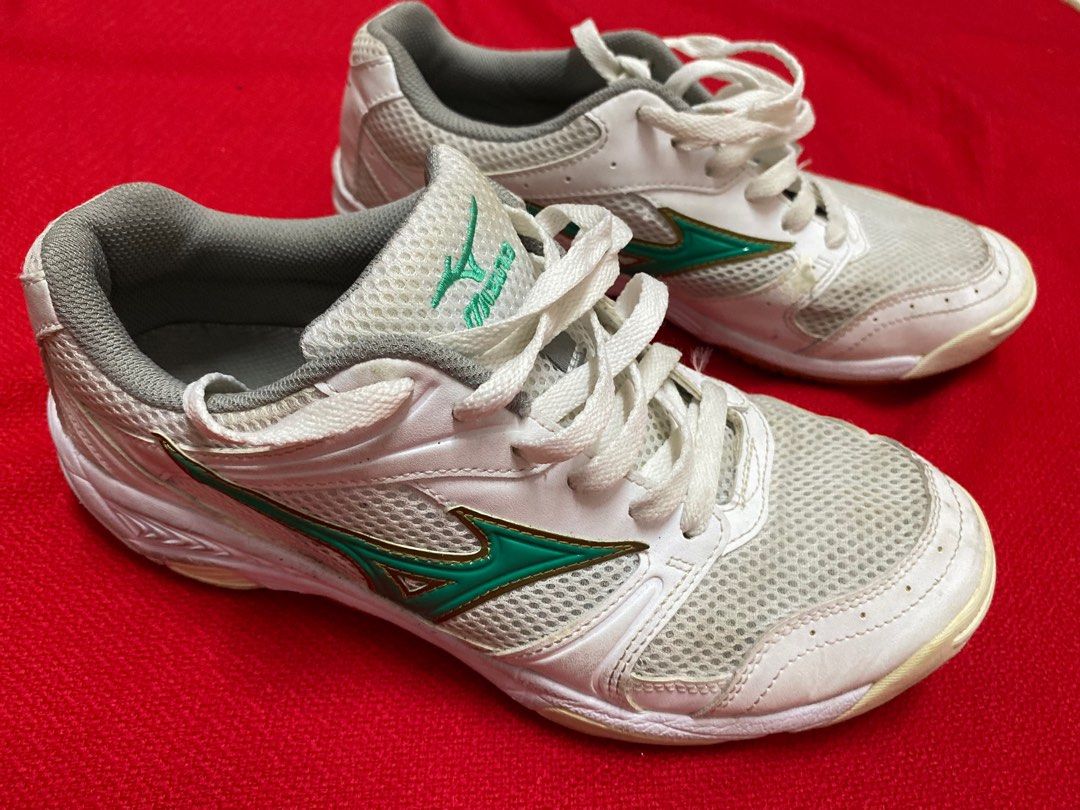Mizuno Badminton Shoes - White and Green, Men's Fashion, Footwear ...