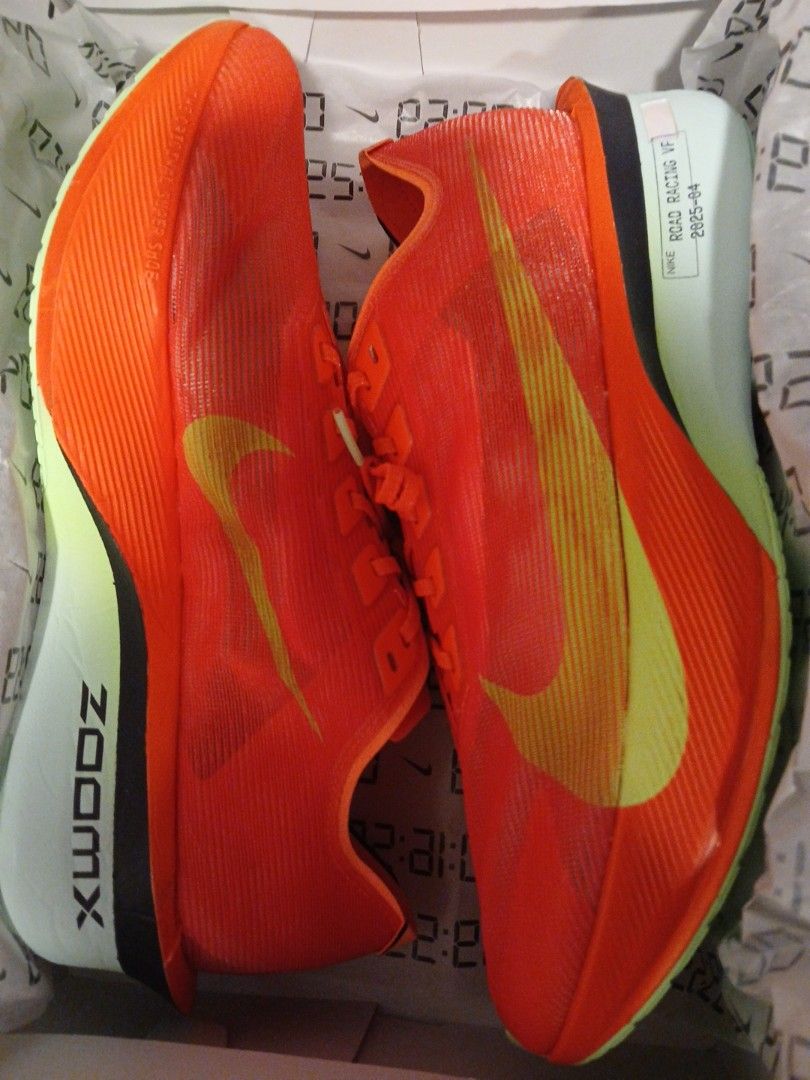 Nike ZoomX Vaporfly 4 Road Racing Shoes, Men's Fashion, Footwear ...