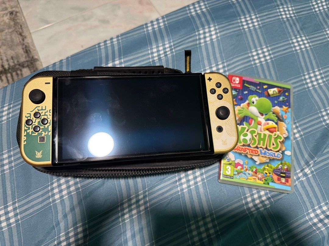 Nintendo Switch OLED - Zelda Edition + Yoshi's Crafted World, Video ...