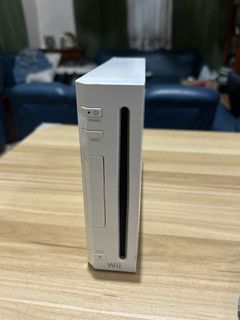 Nintendo Wii Console with Games, Video Gaming, Video Game Consoles ...