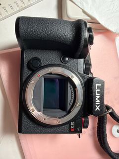 Panasonic Lumix DMC - FZ -2500 Camera with Lens, Photography, Cameras ...