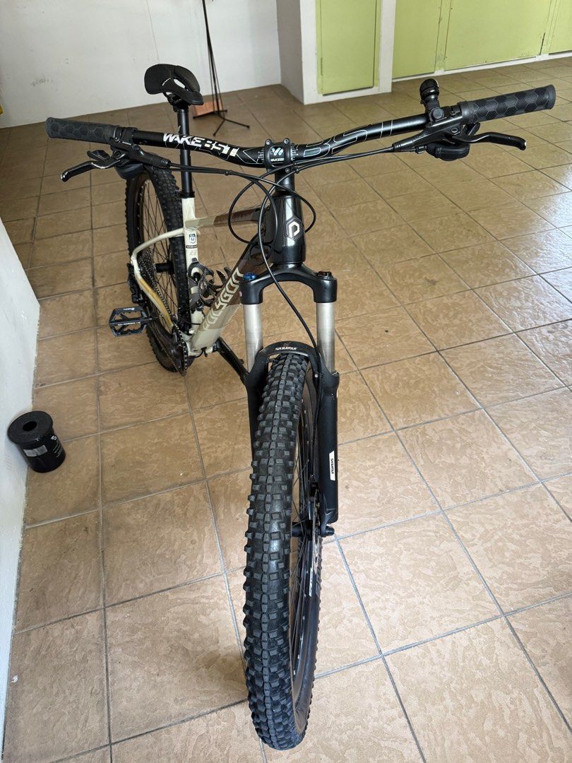 Polygon Xtrada 6 Mountain Bike, Sports Equipment, Bicycles & Parts ...