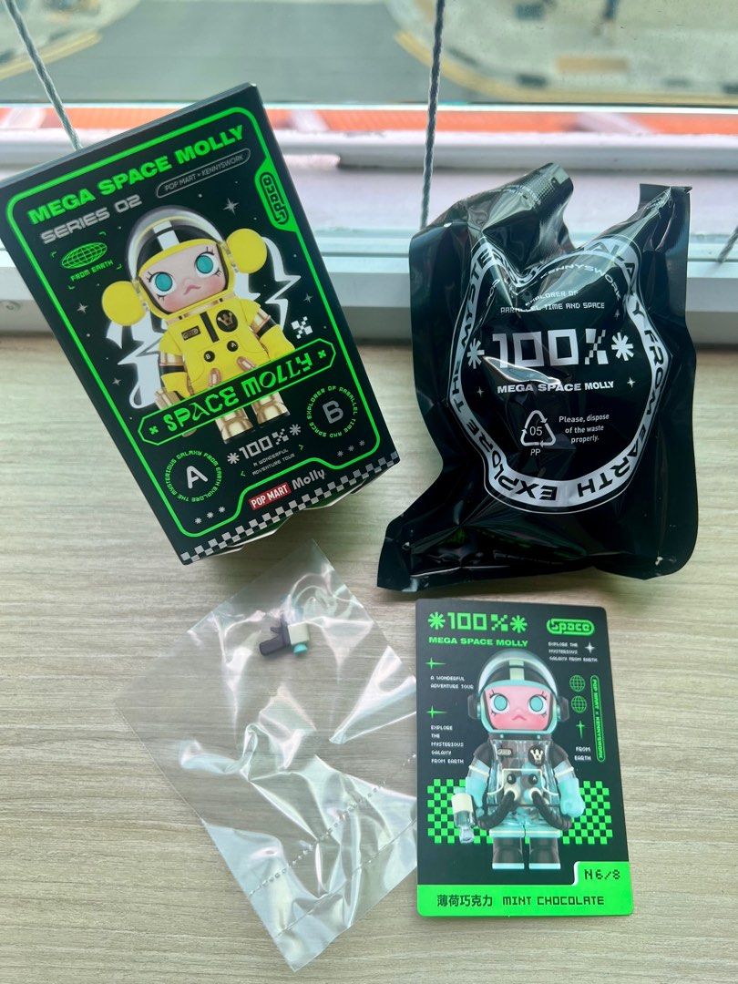POP MART Mega Space Molly Series 02 Mint Chocolate, Hobbies & Toys ...