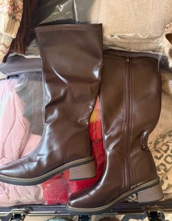 Future Seeds Knee High Boots, Women's Fashion, Footwear, Boots on Carousell