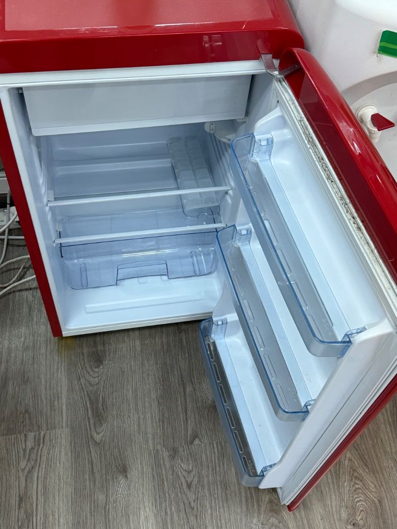 EuropAce Retro Series Mini Fridge - Red, TV & Home Appliances, Kitchen ...